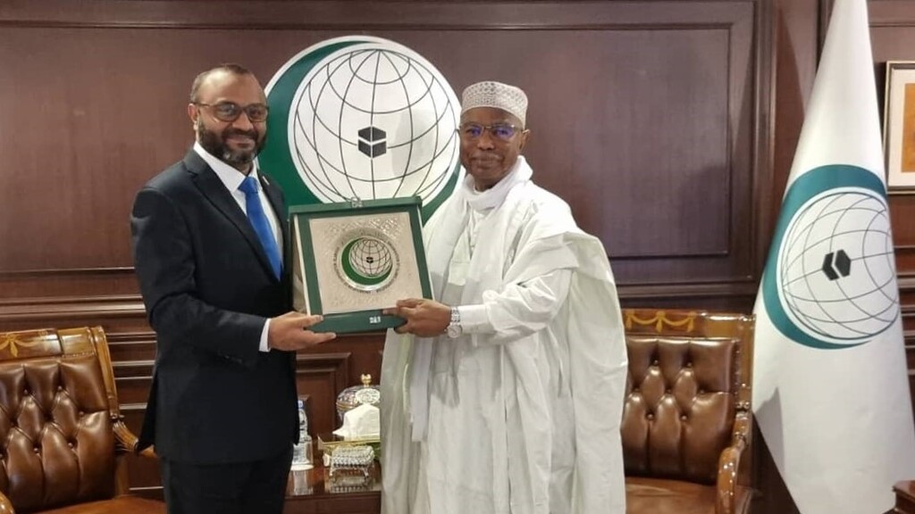 OIC Secretary-General Receives the Maldives Minister of Islamic Affairs