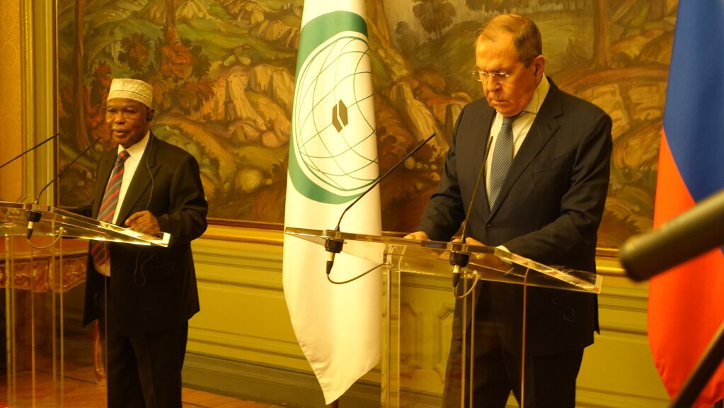 Russia and OIC Hold Discussions