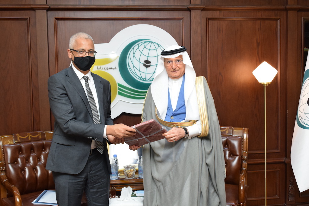 OIC Secretary-General Receives Australian Envoy to OIC